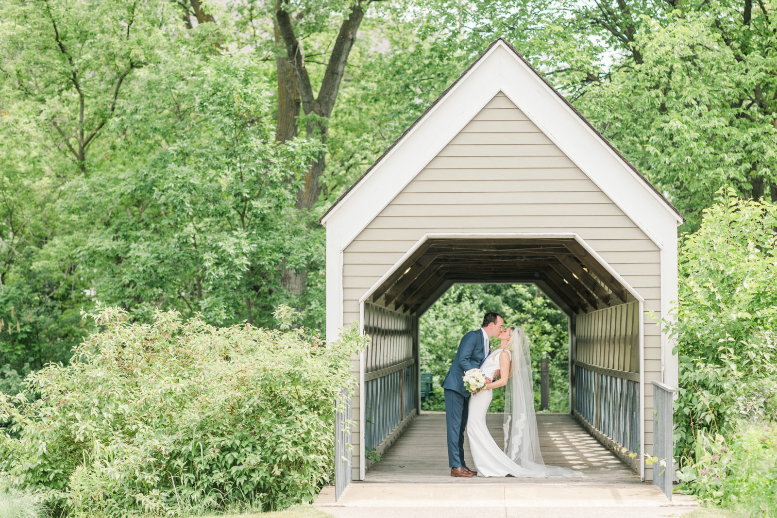 Joe + Patrice // Colonial Church, Edina | kelseyjamesphotography.com